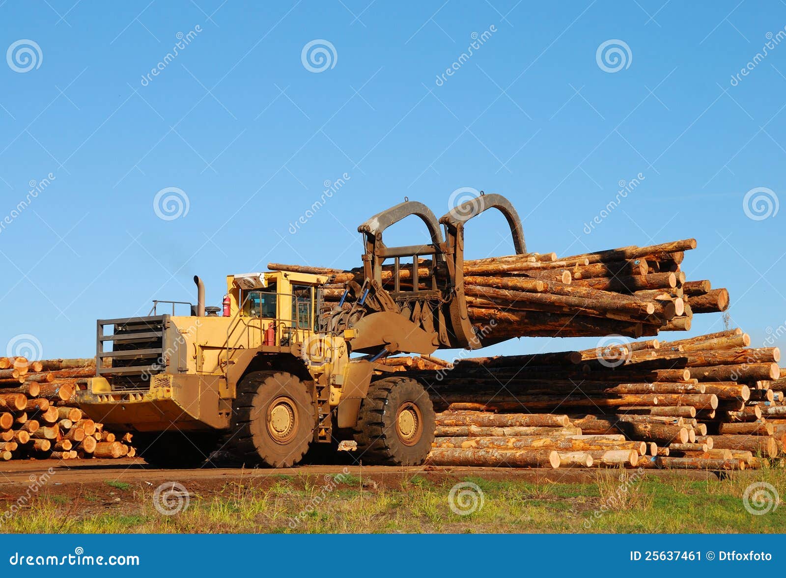Log Loader stock image. Image of claw, hauling, grab - 25637461