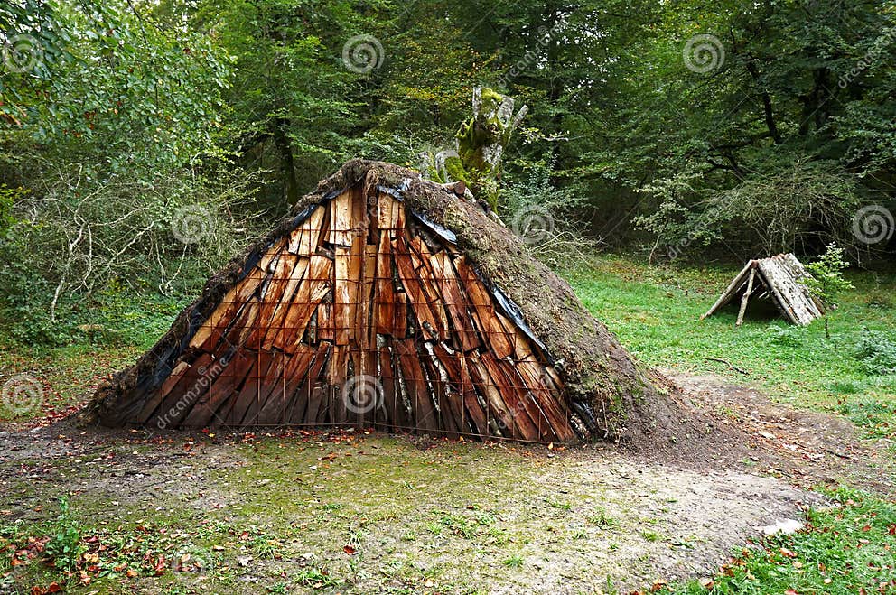 Log shelter stock image. Image of hovel, shelter, refuge - 28667957