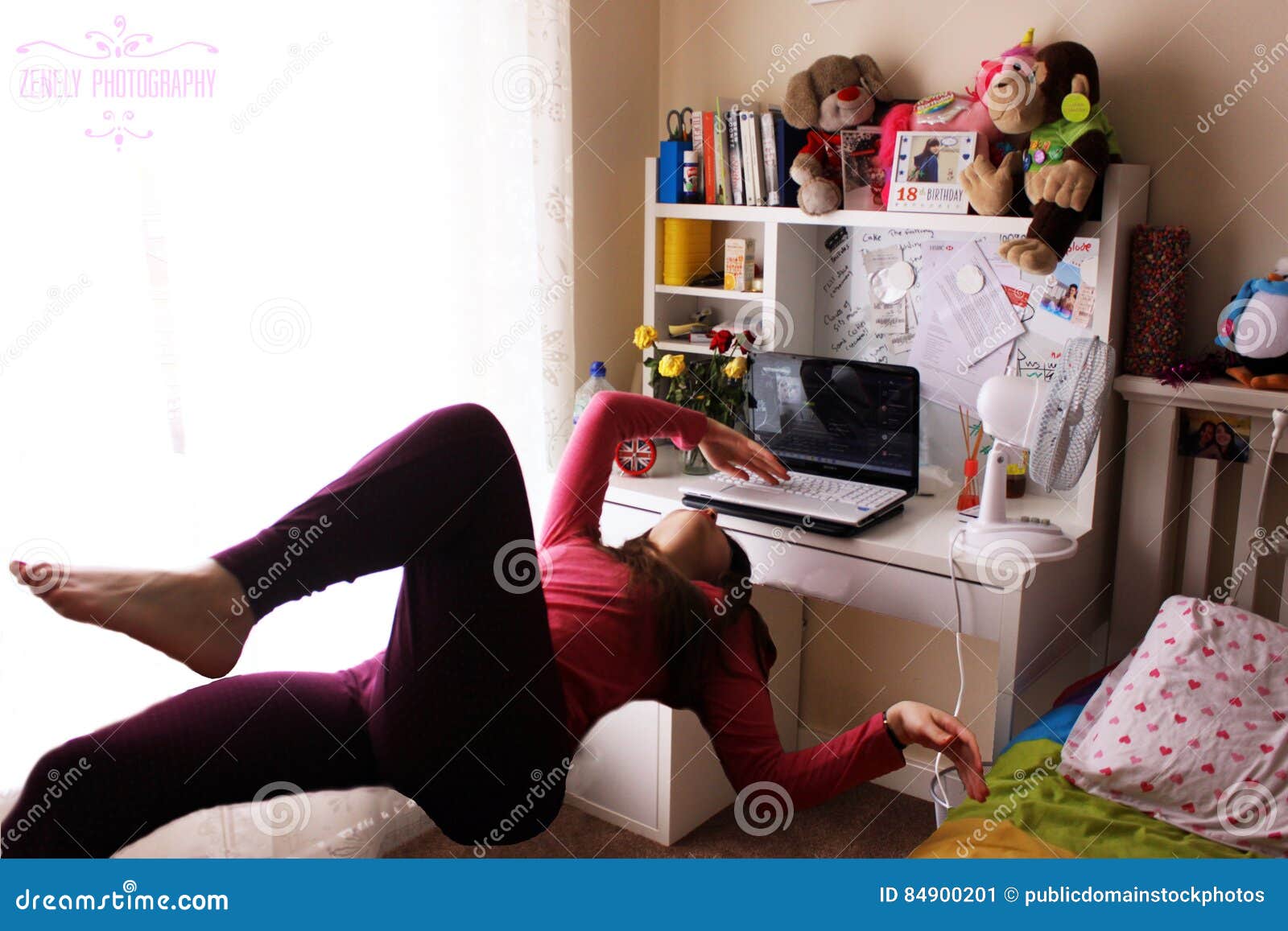 Logging Off Picture. Image: 84900201