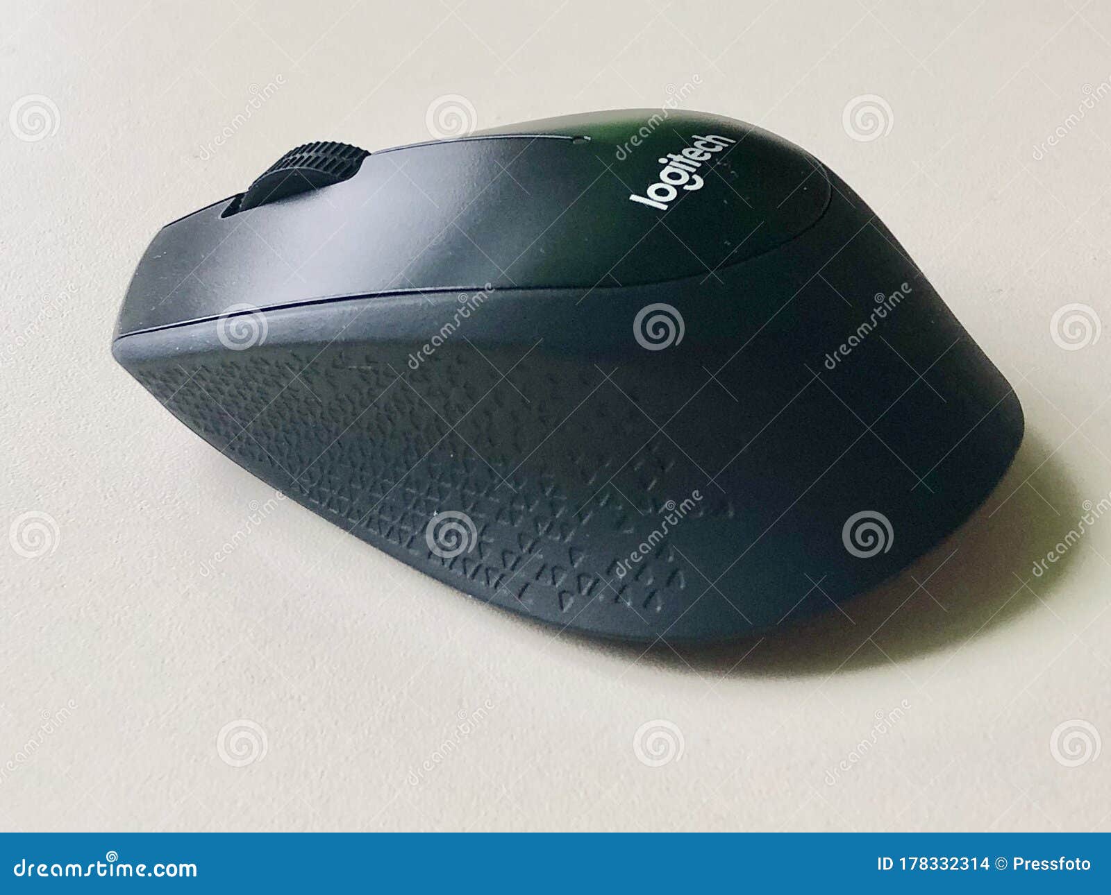 Logitech M330 Silent editorial stock image. Image of connection - 178332314