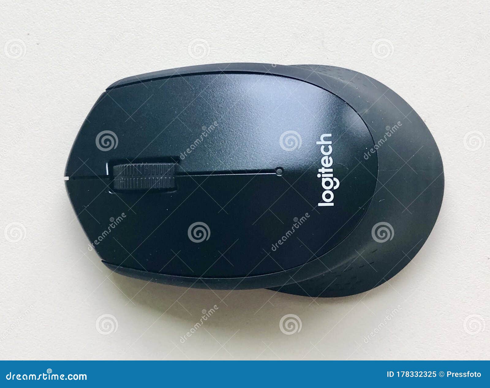 Logitech M330 Silent editorial image. Image of office - 178332325