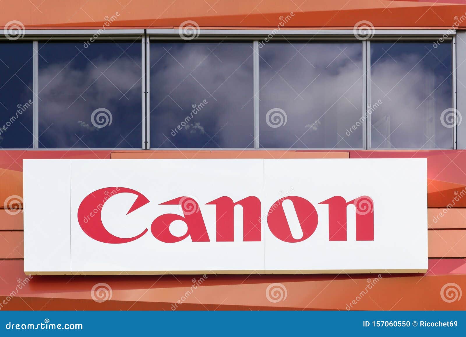 Logo De Canon En Una Fachada Imagen editorial - Imagen de digital ...