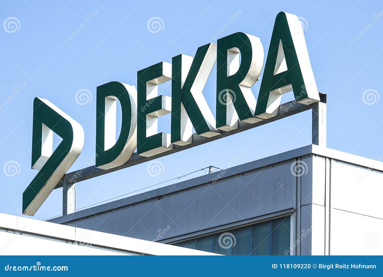 Logo de DEKRA image éditorial. Image du technique, affaires - 118109220