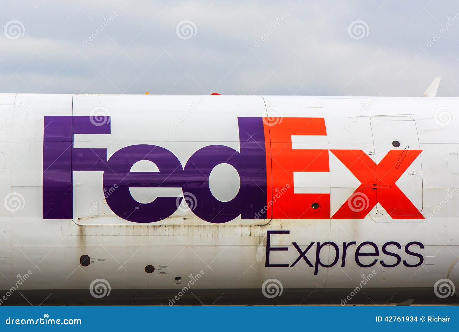 Logo de Fedex sur le jet image stock éditorial. Image du découpage ...