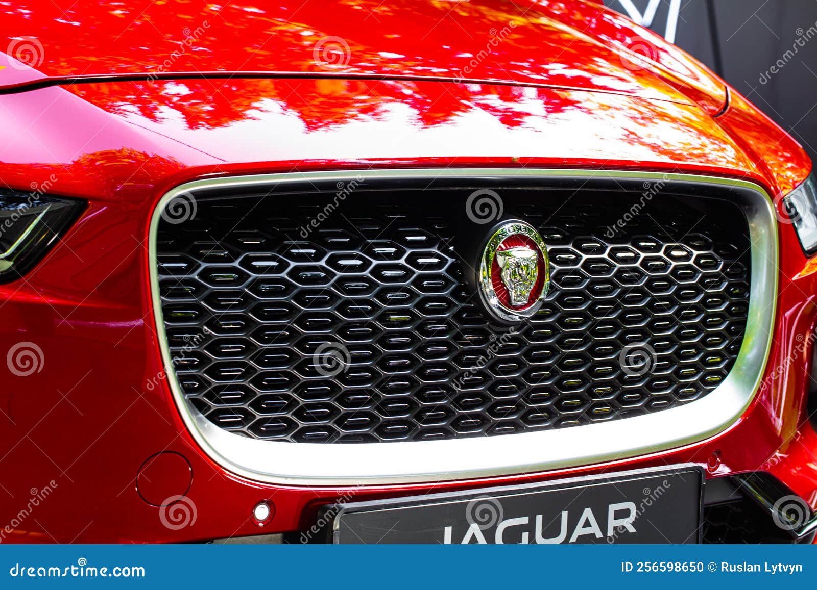 Logo De Jaguar En Jaguar Ipace Imagen editorial - Imagen de ...