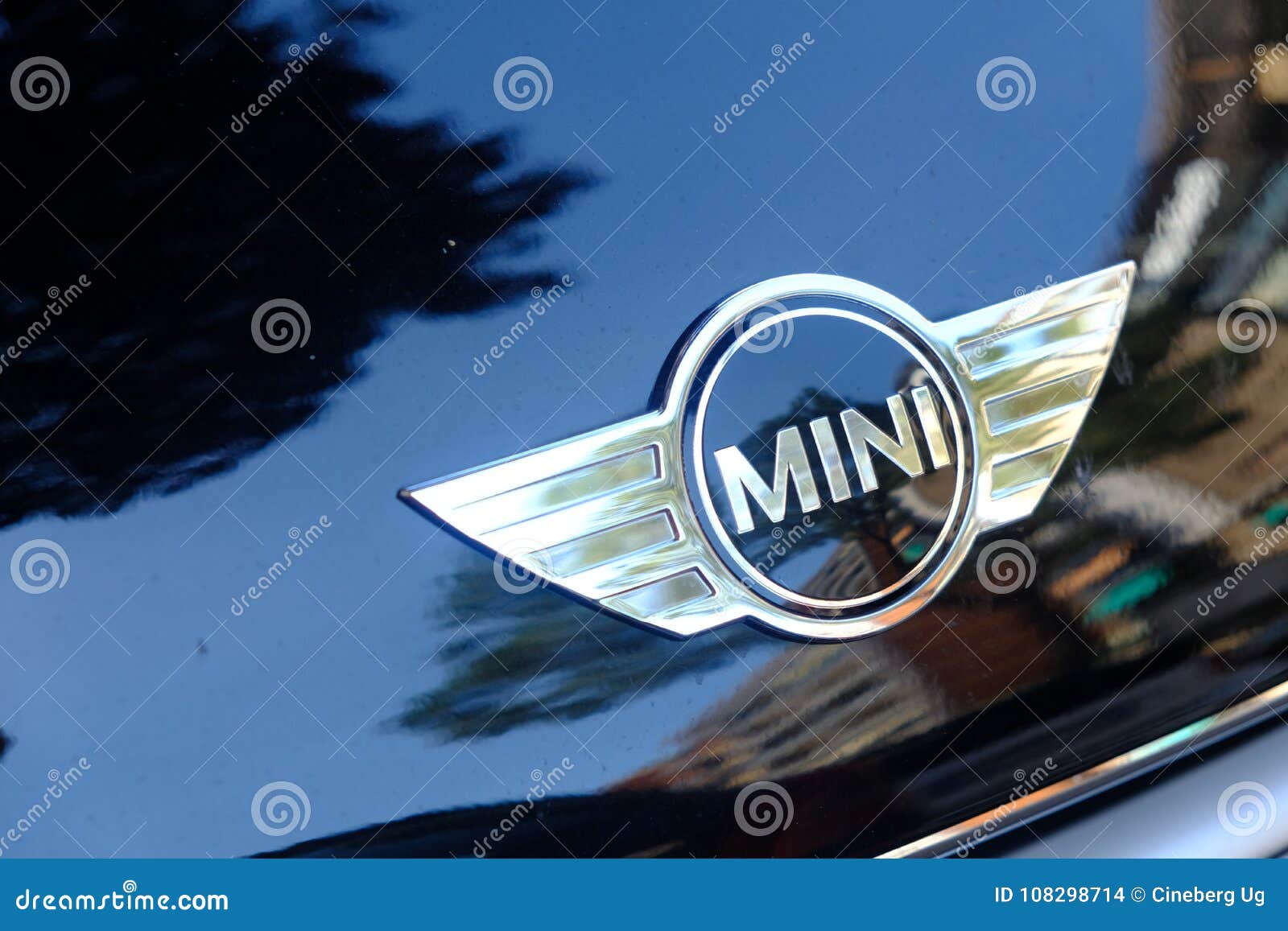 Logo de MINI Cooper image stock éditorial. Image du véhicules - 108298714
