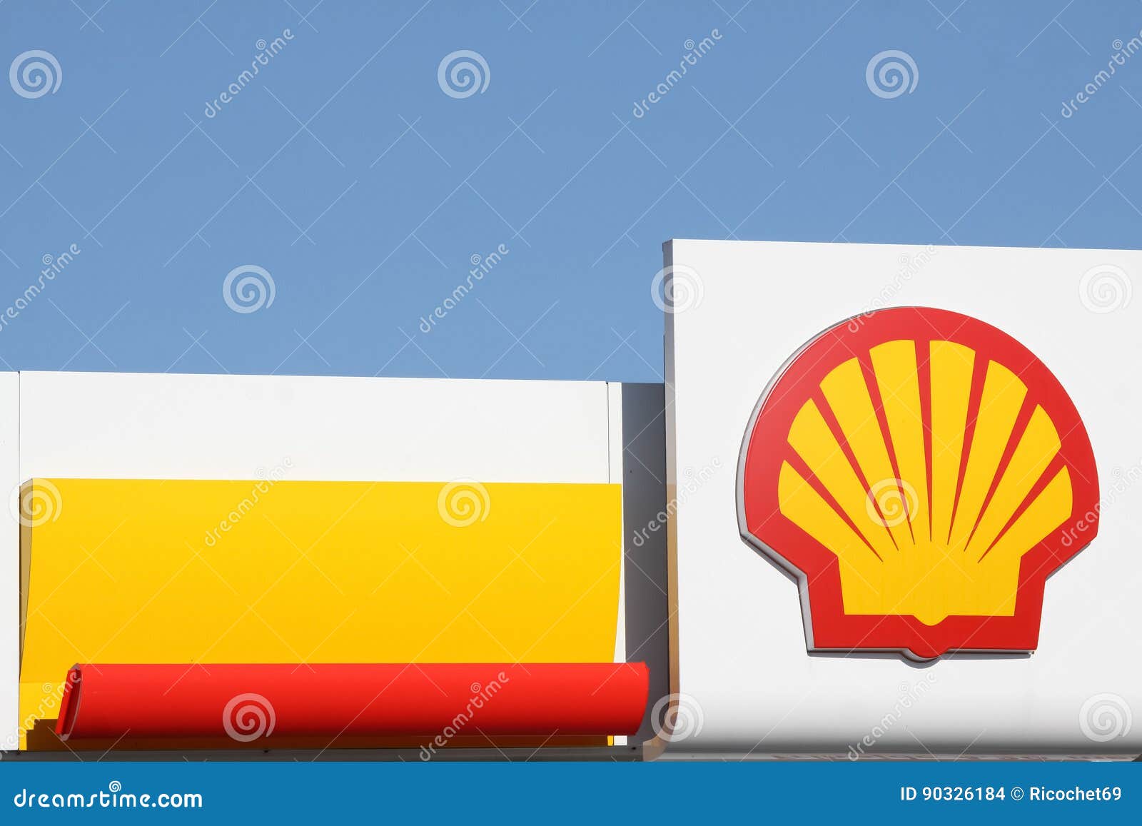 Logo De Shell Sur Une Station Service Image stock éditorial - Image du ...