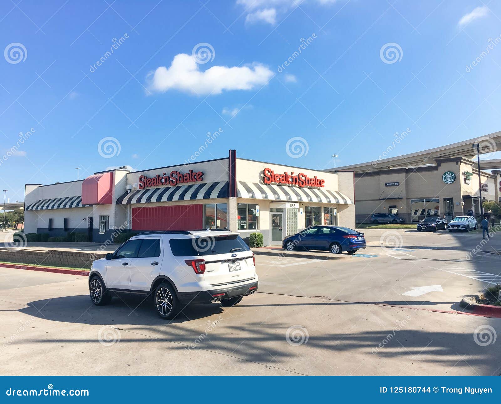 Logo Entrance of Steak and Shake Fast-food Chain in Texas, USA ... Logo Entrance of Steak and Shake Fast-food Chain in Texas, USA ...