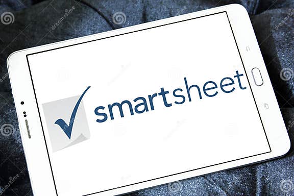 Smartsheet software logo editorial photo. Image of computer - 118544896