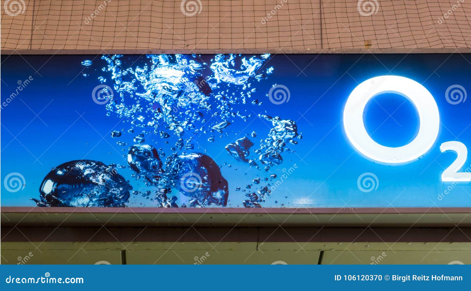 Logotipo Azul Iluminado Del O2 Imagen editorial - Imagen de ...