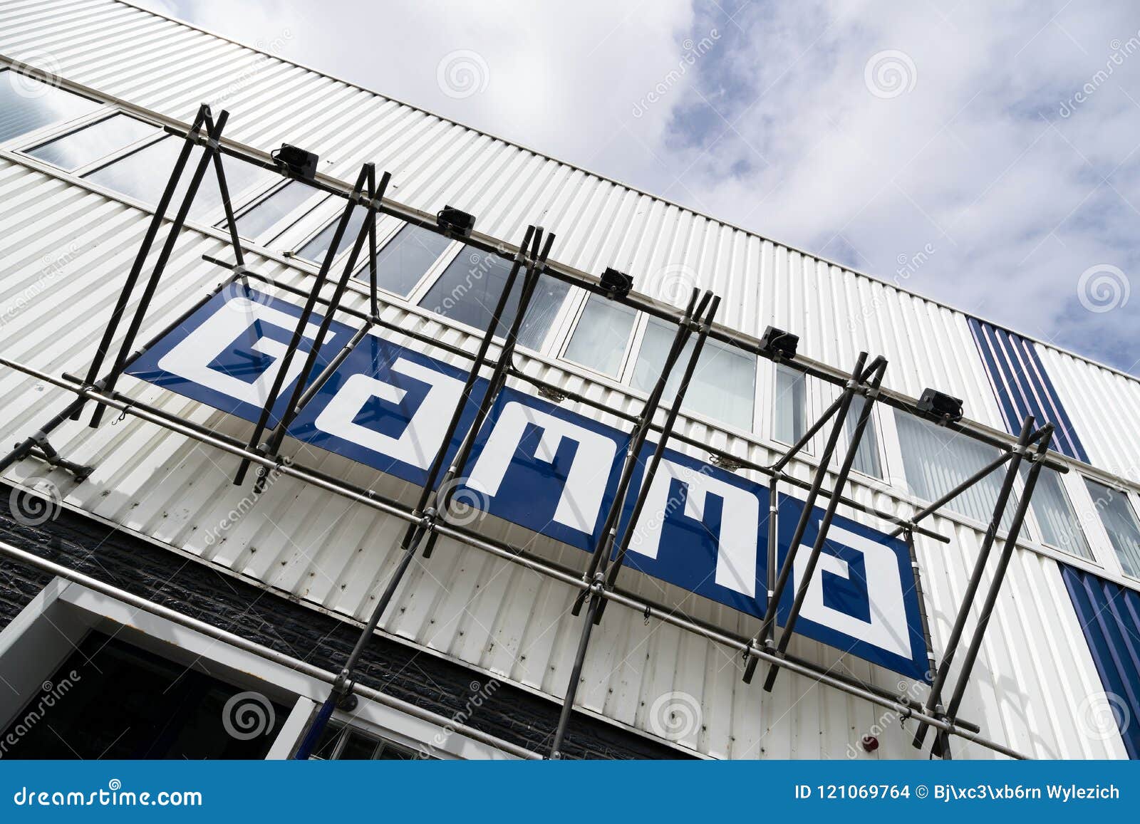 Logotipo Da Gama Na Loja De Ferragens Imagem de Stock Editorial ...