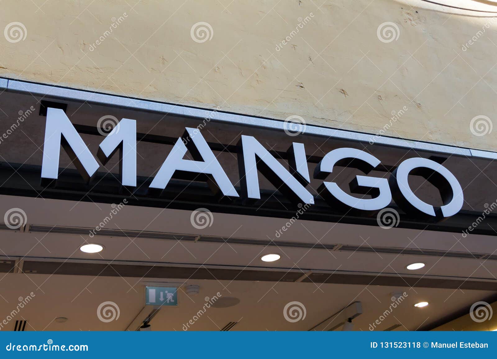 Logotipo Da Manga Na Loja Da Manga Foto de Stock Editorial - Imagem de ...