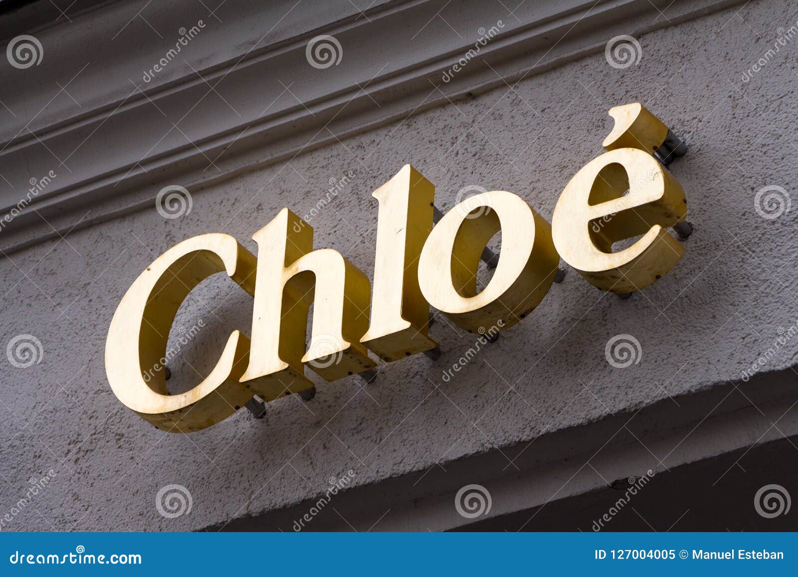 Logotipo De Chloe En Tienda Del ` S De Chloe Imagen editorial - Imagen ...