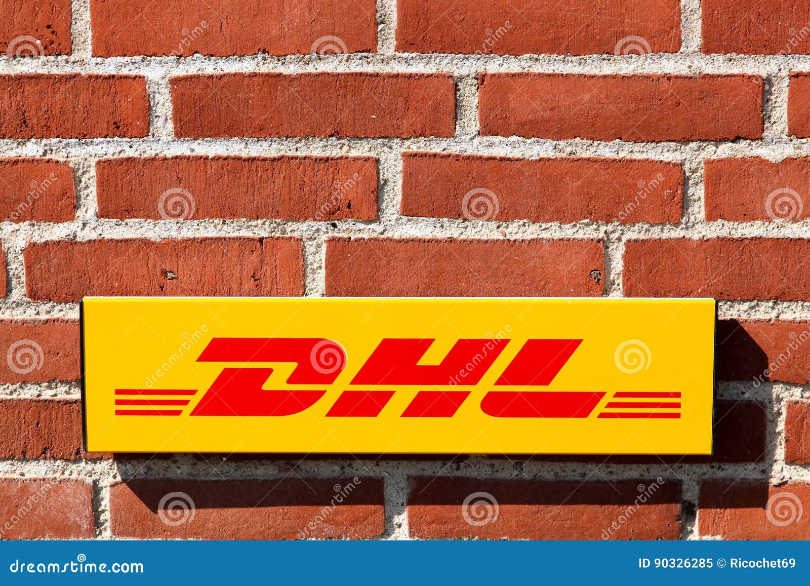 Logotipo De DHL Em Uma Fachada Imagem Editorial - Imagem de borne ...