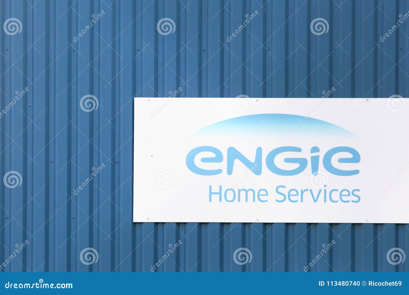 Logotipo De Engie Em Uma Parede Imagem Editorial - Imagem de companhia ...