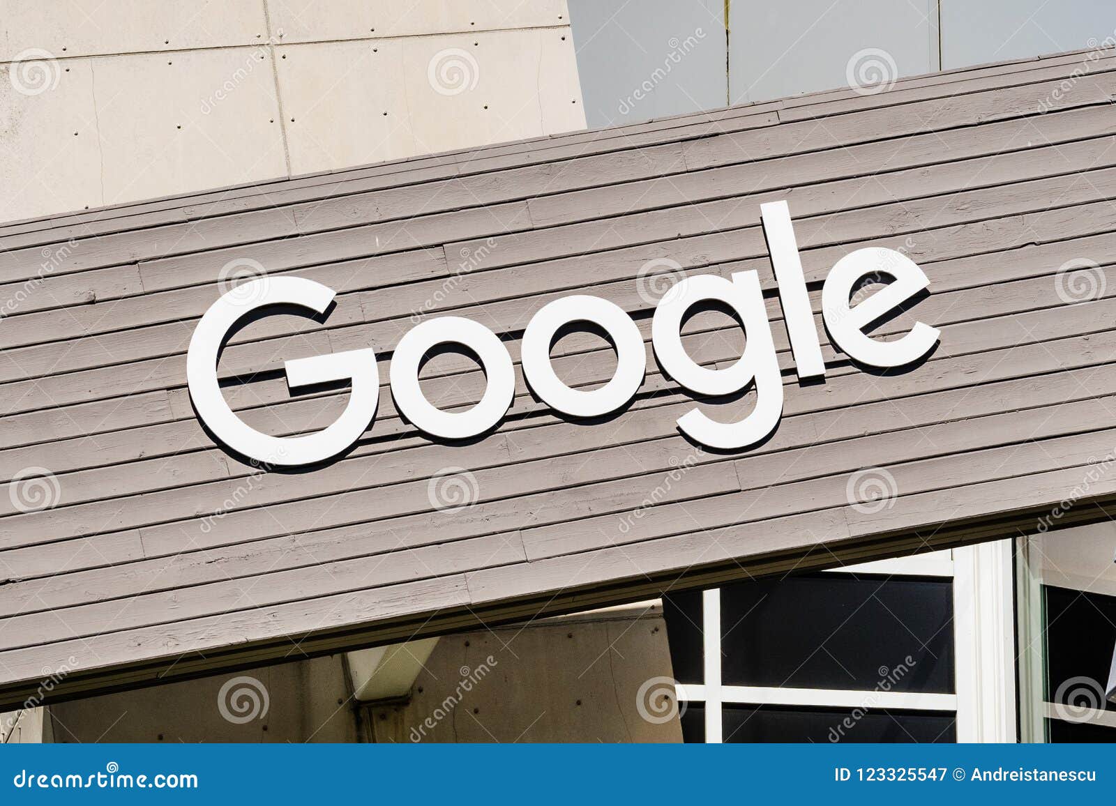 Logotipo De Google En Uno De Los Edificios Situado En Googleplex ...