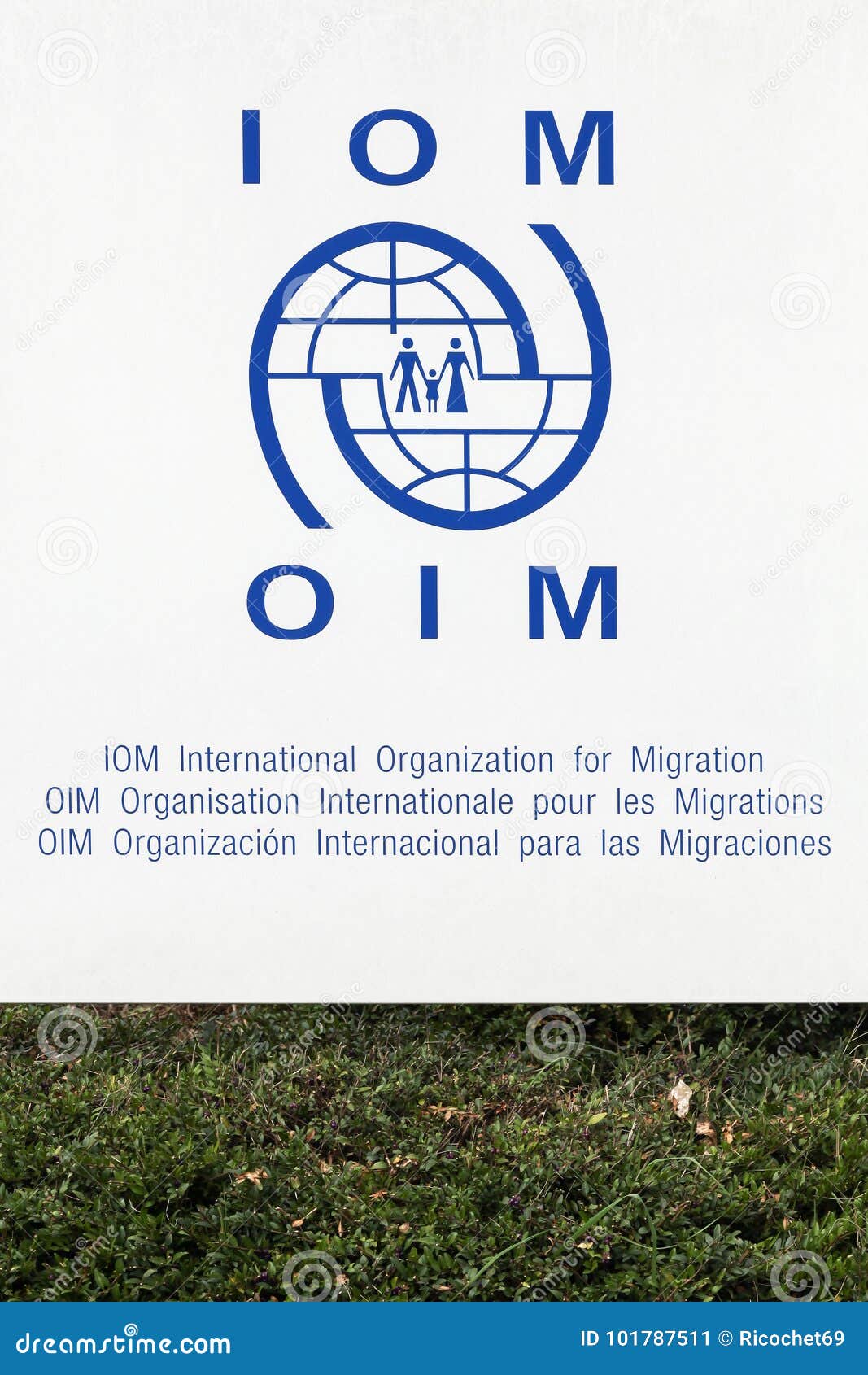 Logotipo De IOM Em Um Painel Foto Editorial - Imagem de humano, fachada ...