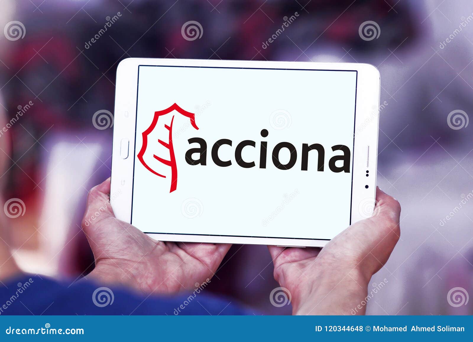 Logotipo De La Compañía De Acciona Foto de archivo editorial - Imagen ...