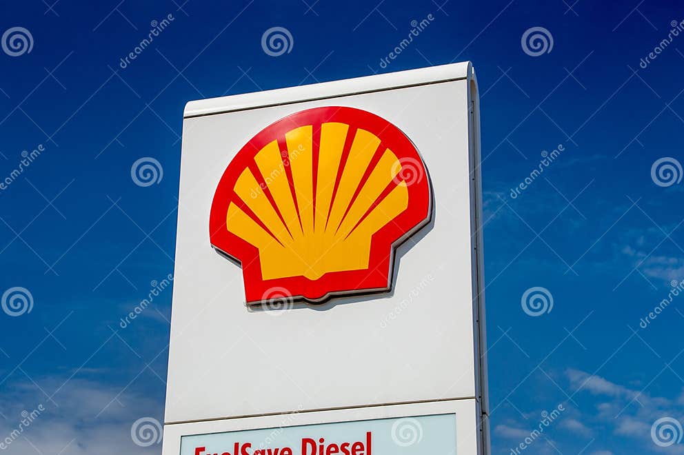 Logotipo De Shell No Posto De Gasolina Foto de Stock Editorial - Imagem ...