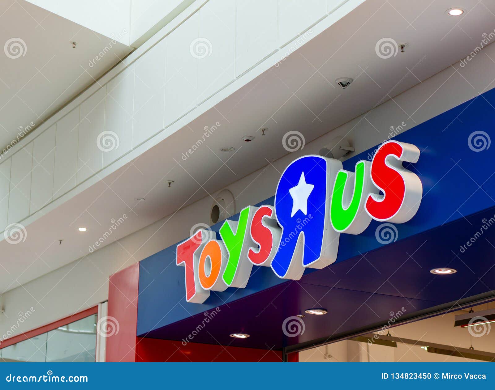 Logotipo de Toys R Us imagen editorial. Imagen de comercio - 134823450