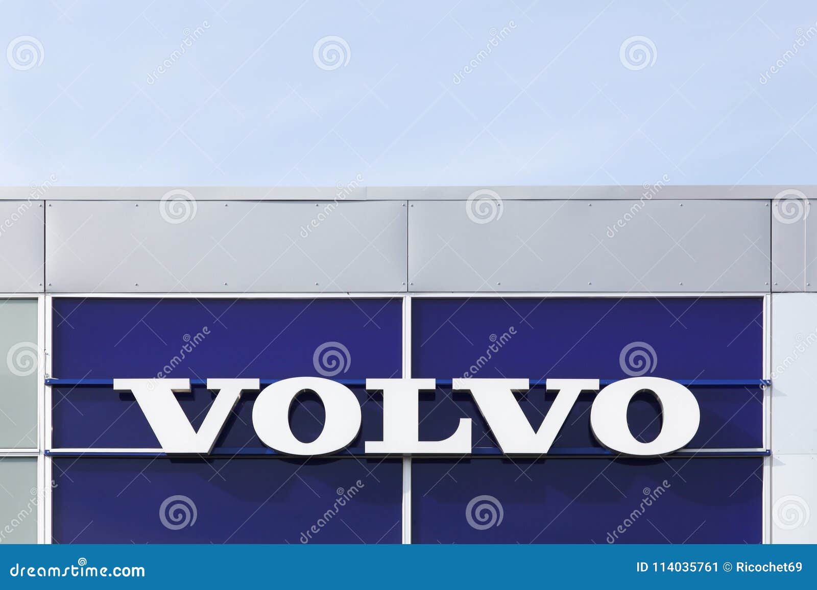 Logotipo De Volvo Em Uma Parede Foto Editorial - Imagem de volvo ...