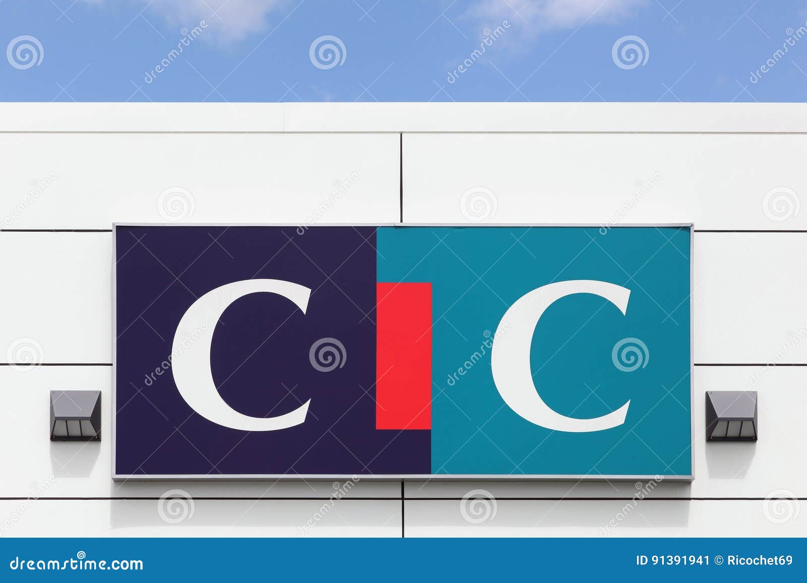 Logotipo Do CIC Em Uma Parede Foto Editorial - Imagem de europa ...