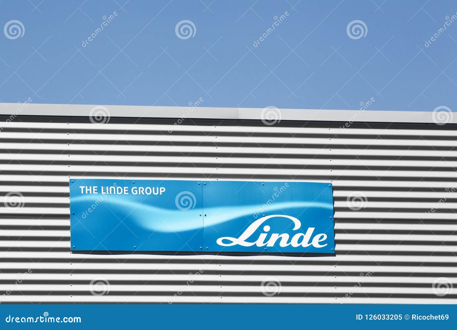 Logotipo Do Grupo De Linde Em Uma Parede Imagem Editorial - Imagem de ...