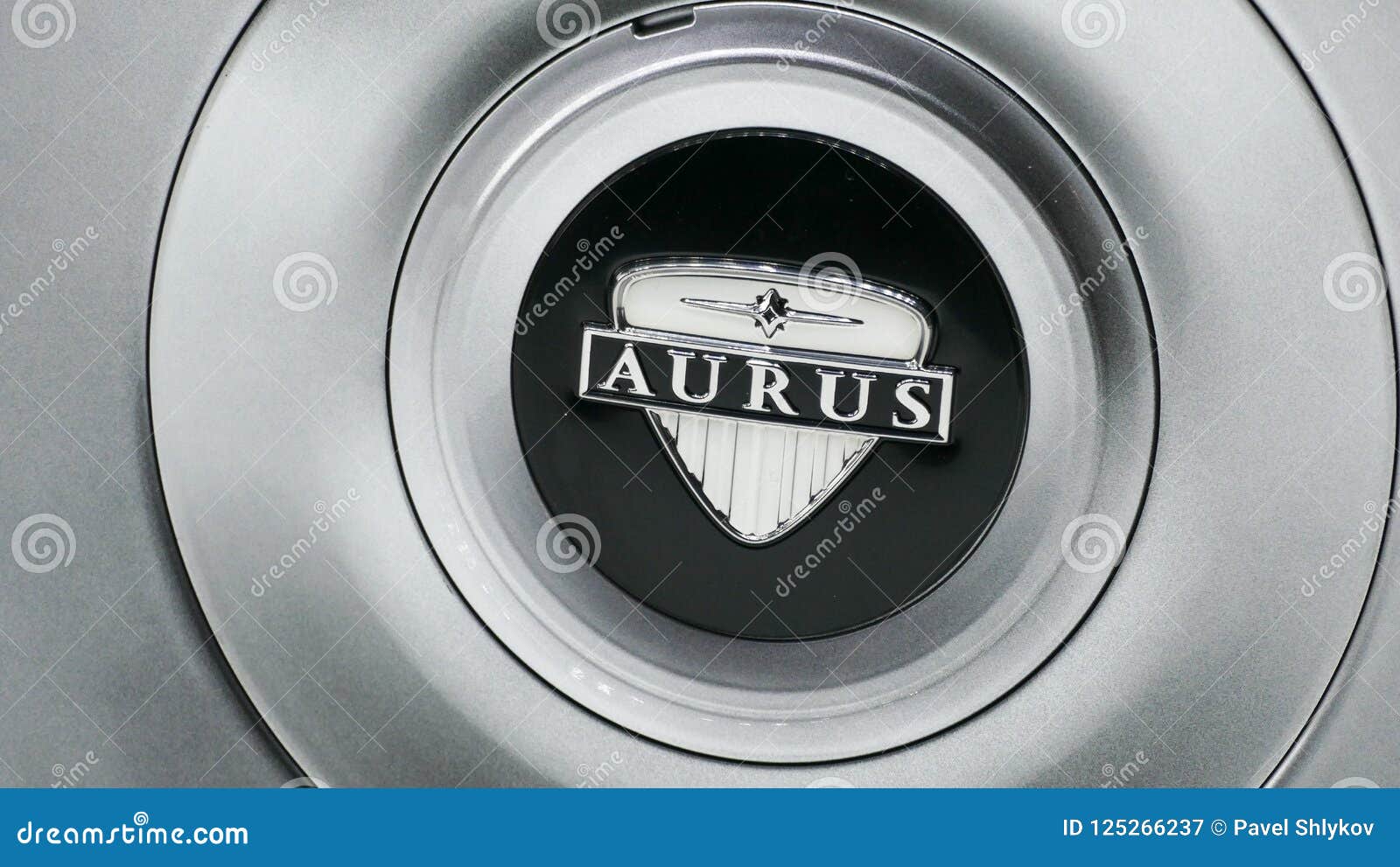 Logotipo a Estrenar De Aurus Fotografía editorial - Imagen de pared, limusina: 125266237