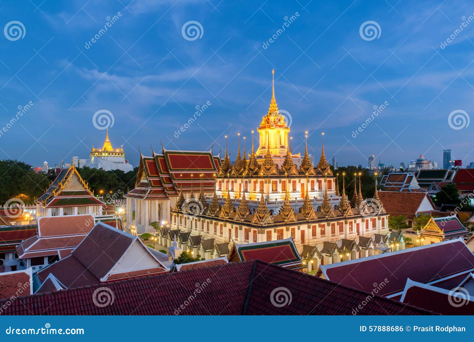 Loha Prasat a Wat Ratchanadda a Bangkok, Tailandia Fotografia Stock ...