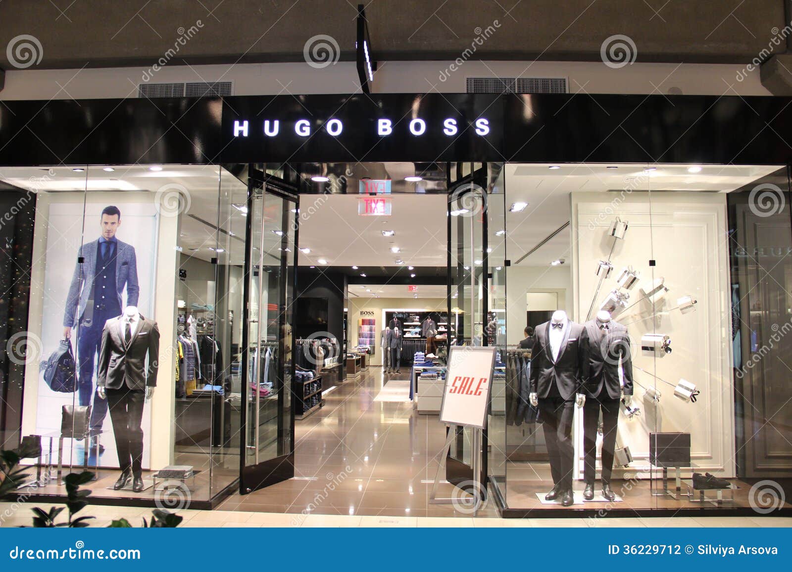 Loja da forma de Hugo Boss fotografia editorial. Imagem de moderno ...