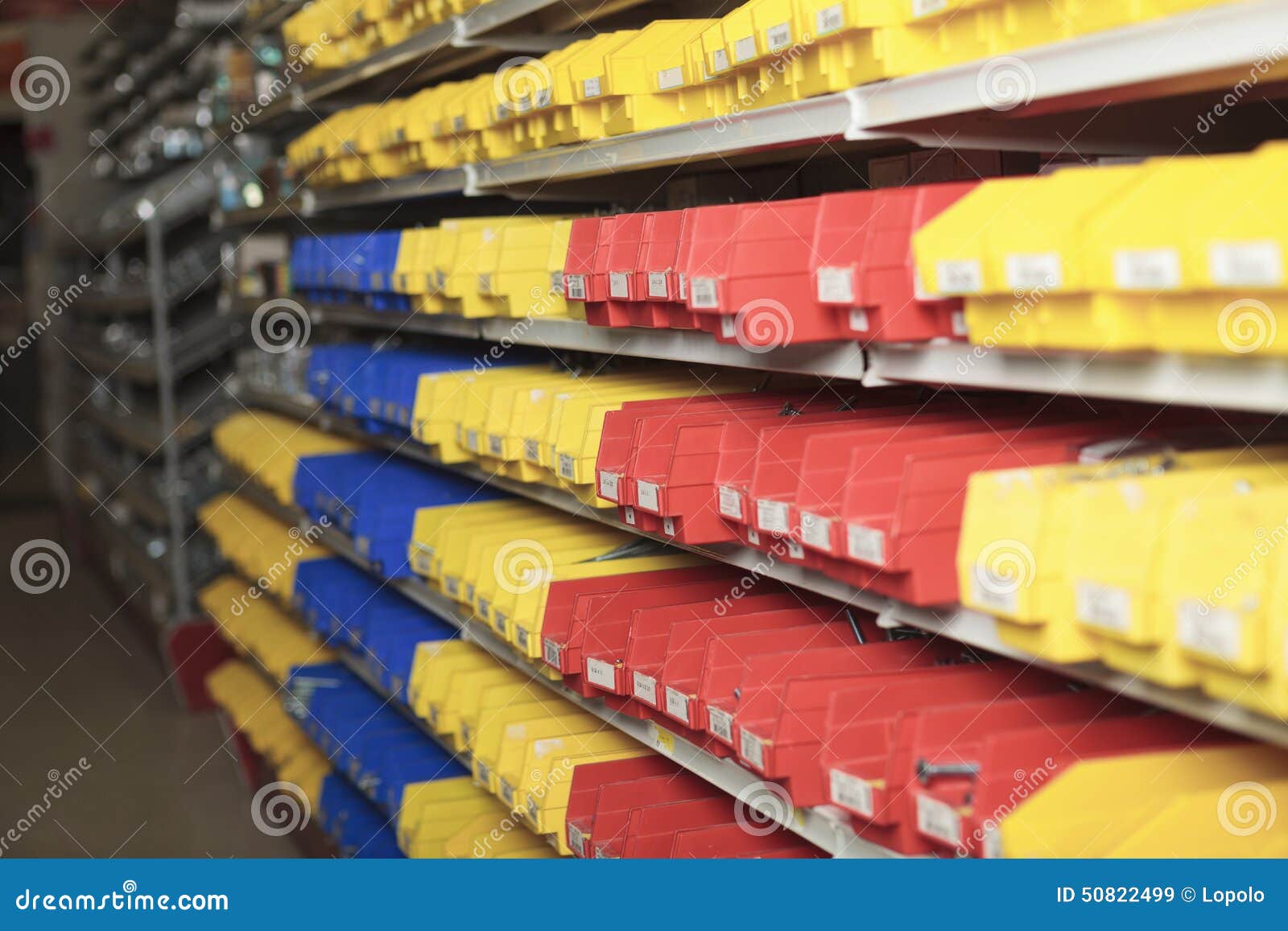 Loja de ferragens imagem de stock. Imagem de sorrir, vender - 50822499