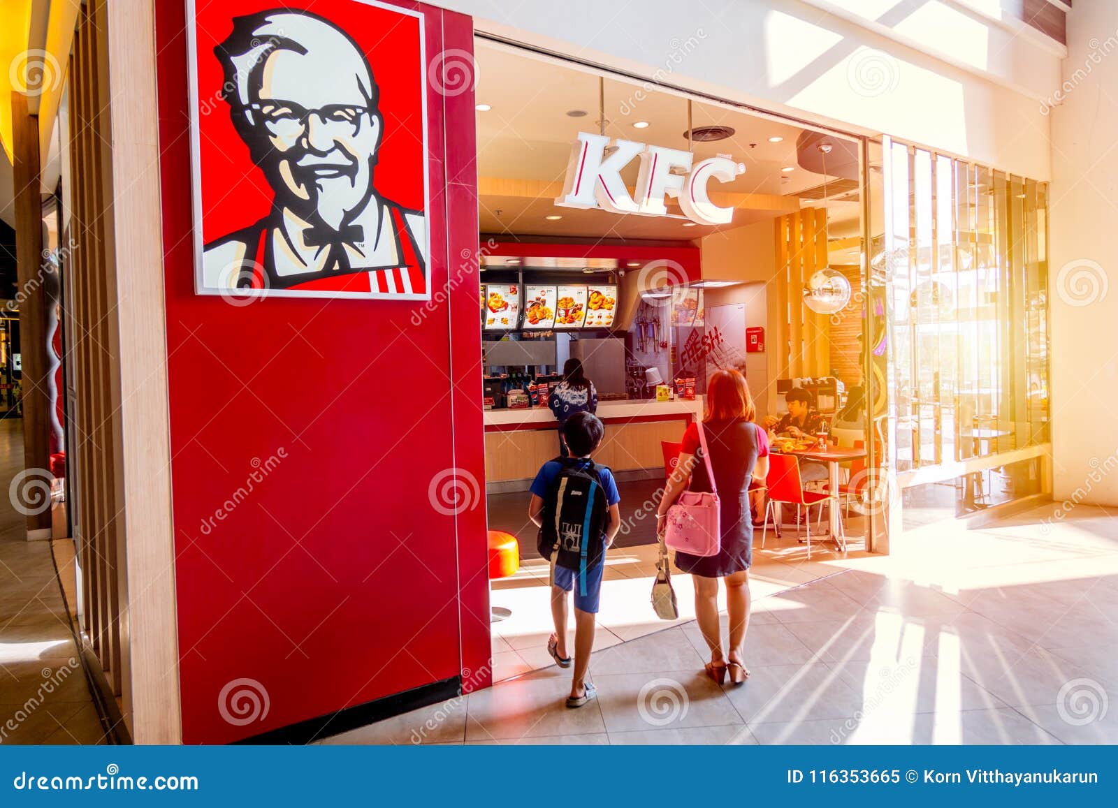 Loja De KFC Kentucky Fried Chicken Imagem Editorial - Imagem de ...