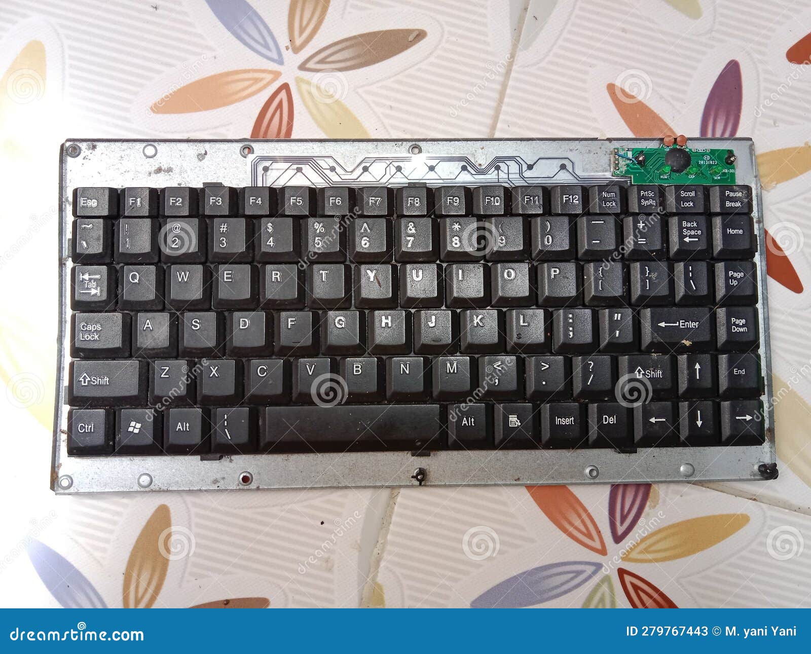 Lol De Teclado Roto Con Teclado Imagen de archivo - Imagen de teclado ...