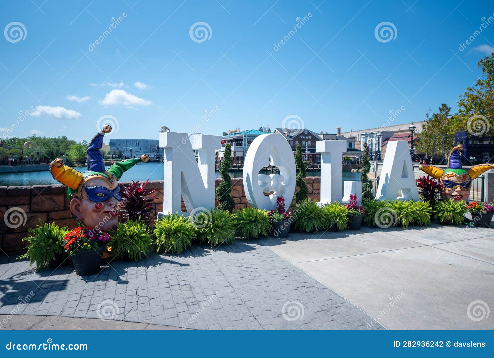 LOLA Signage at Universal Orlando Resort Editorial Photography - Image ...