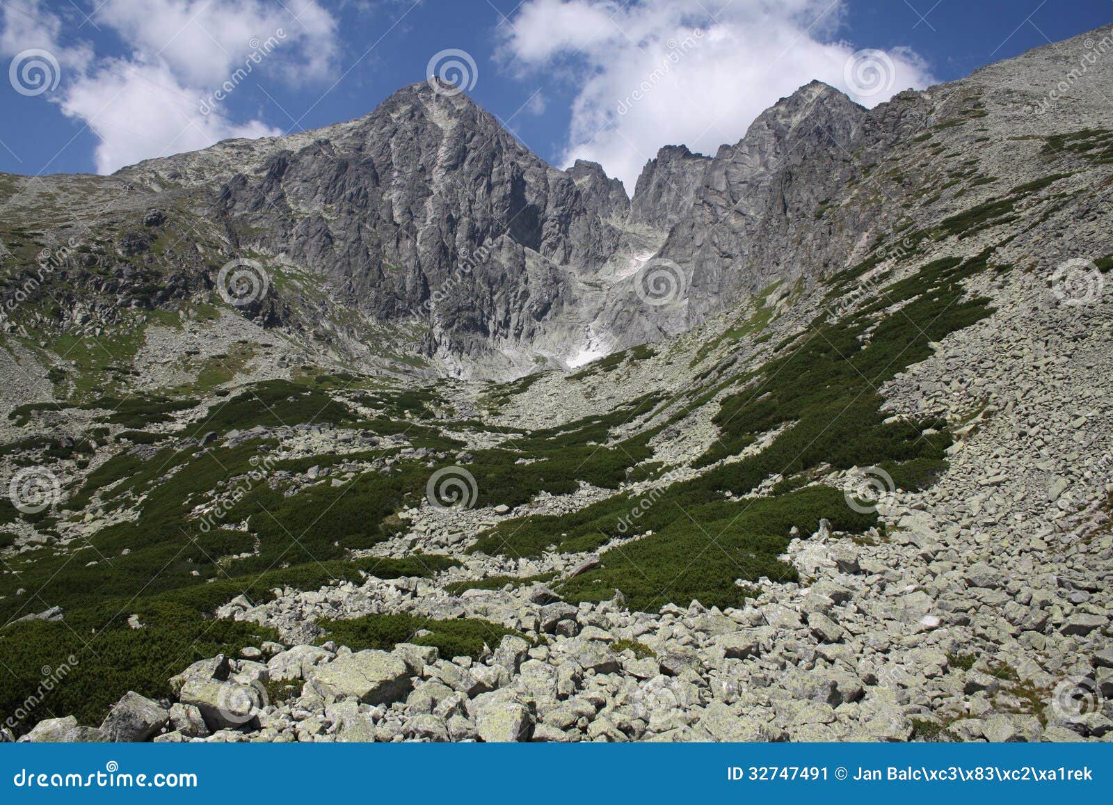 Lomnicky stit stock image. Image of traveling, landscape - 32747491