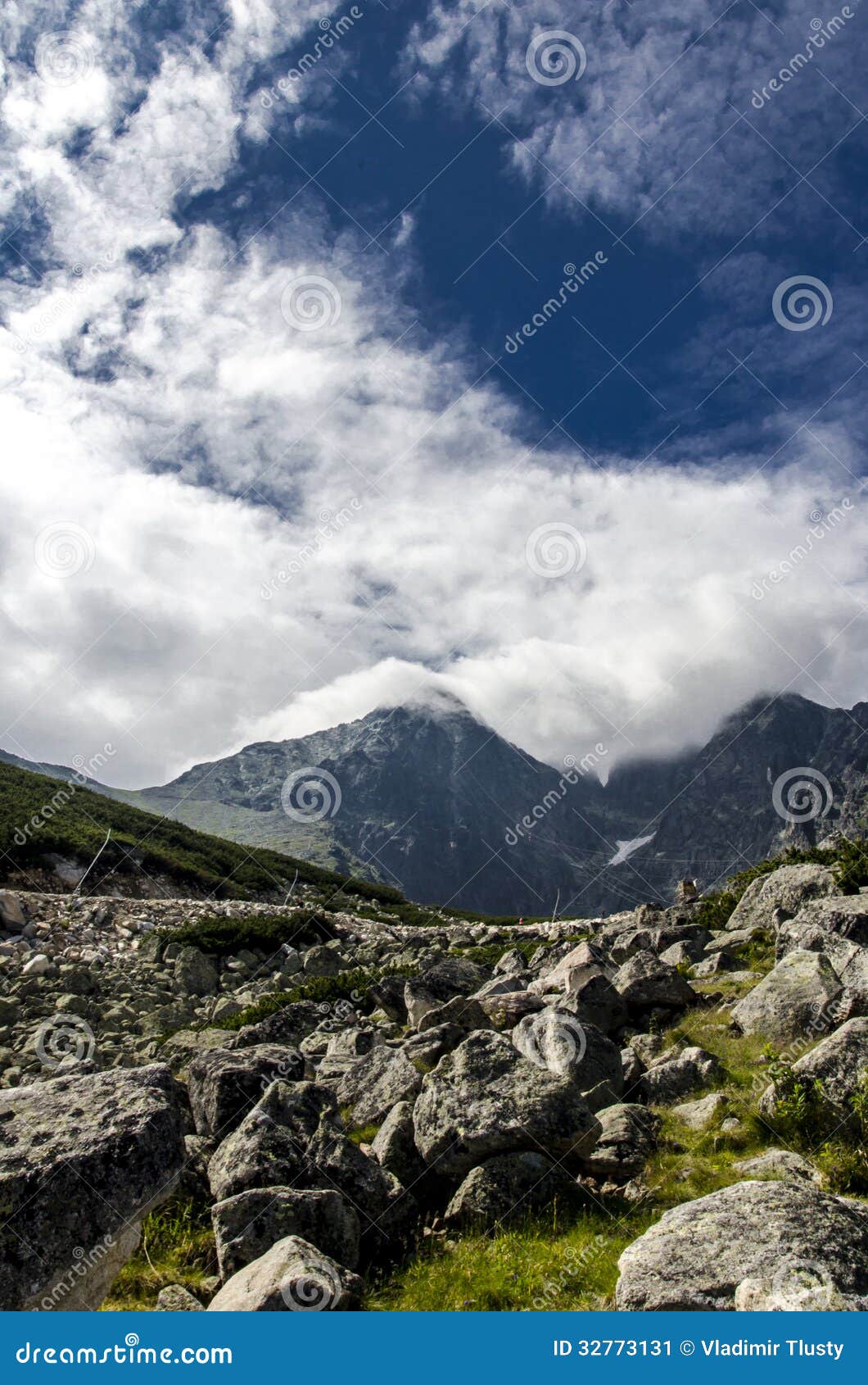 Lomnicky stit stock image. Image of time, stit, tourist - 32773131