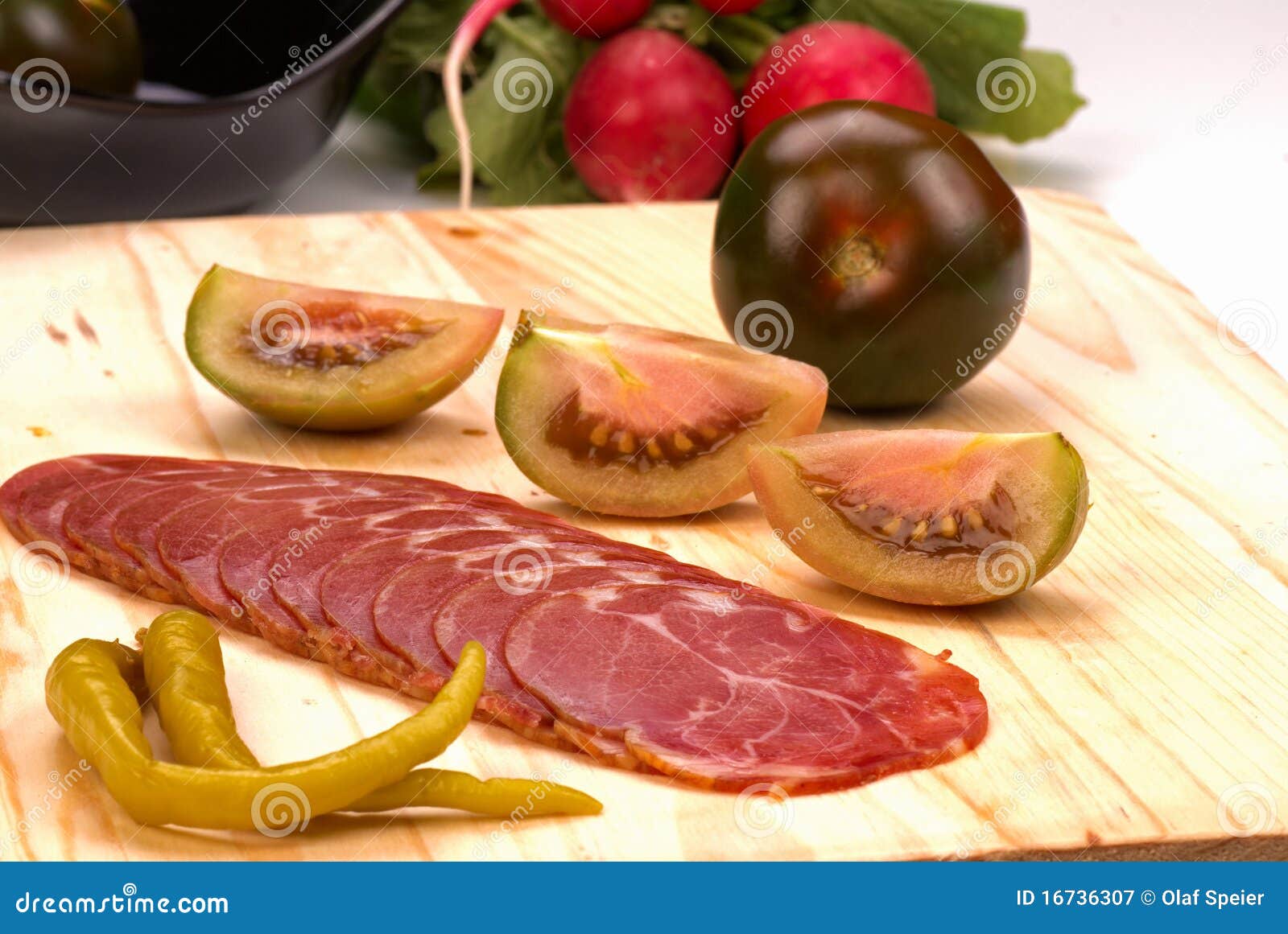 Lomo de cerdo curado imagen de archivo. Imagen de aperitivo - 16736307