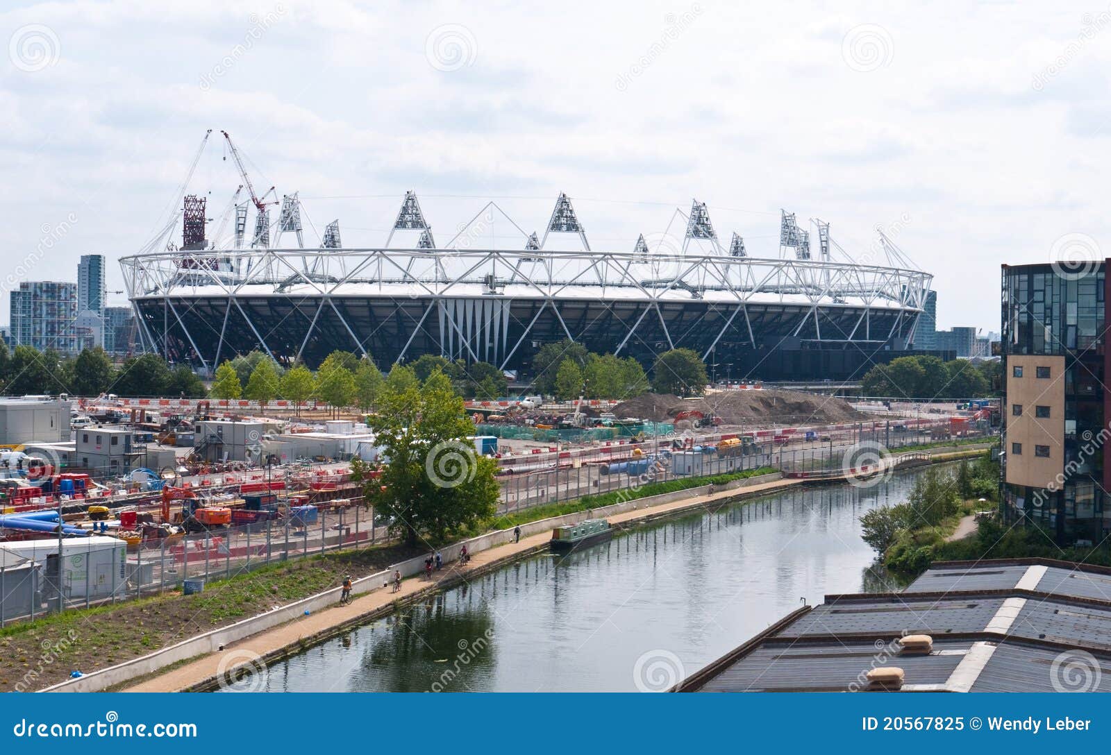 London 2012 Olympic Stadium Editorial Image - Image of olympic, park ...