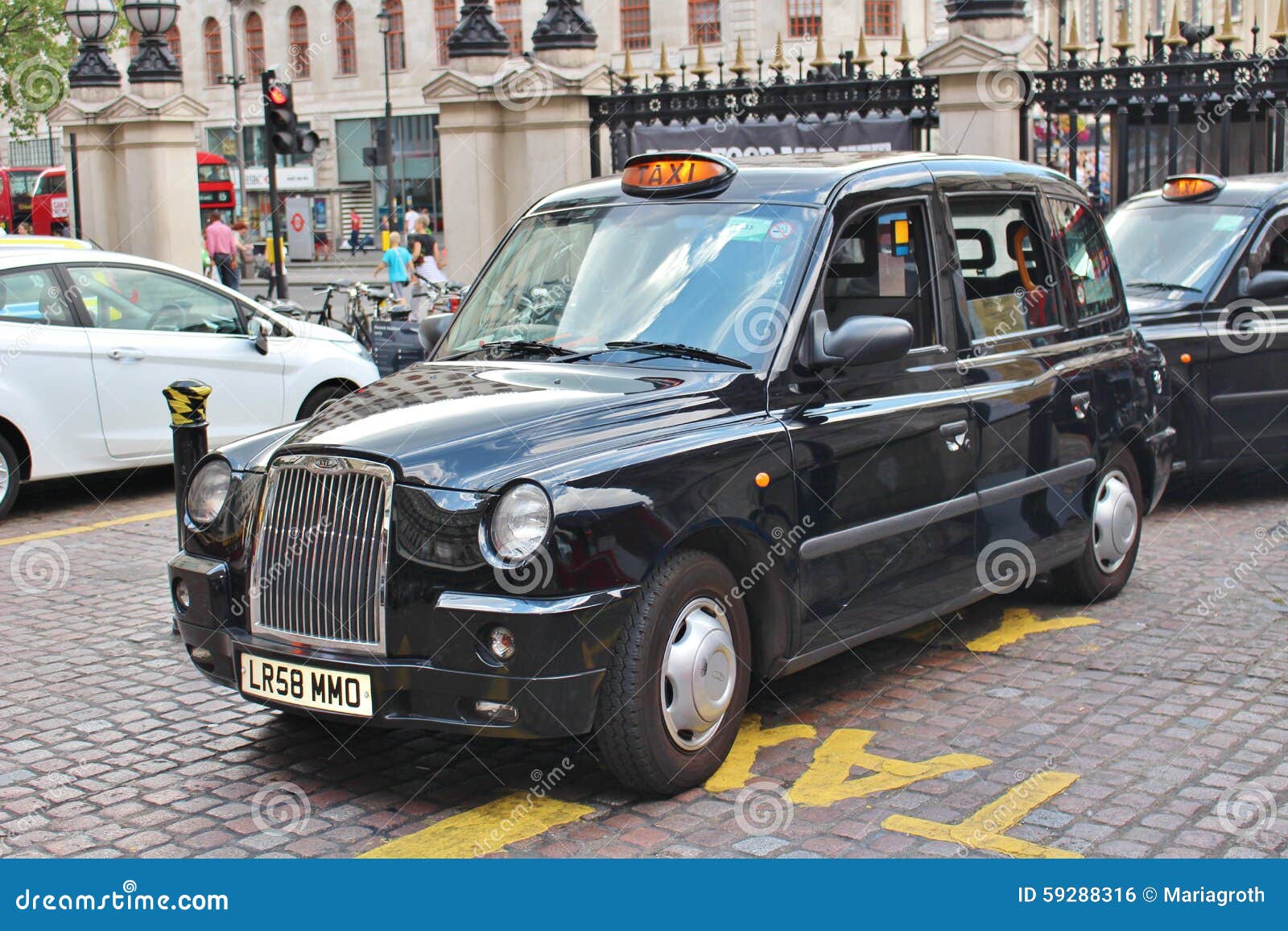London Black Cab editorial photo. Image of londoners - 59288316