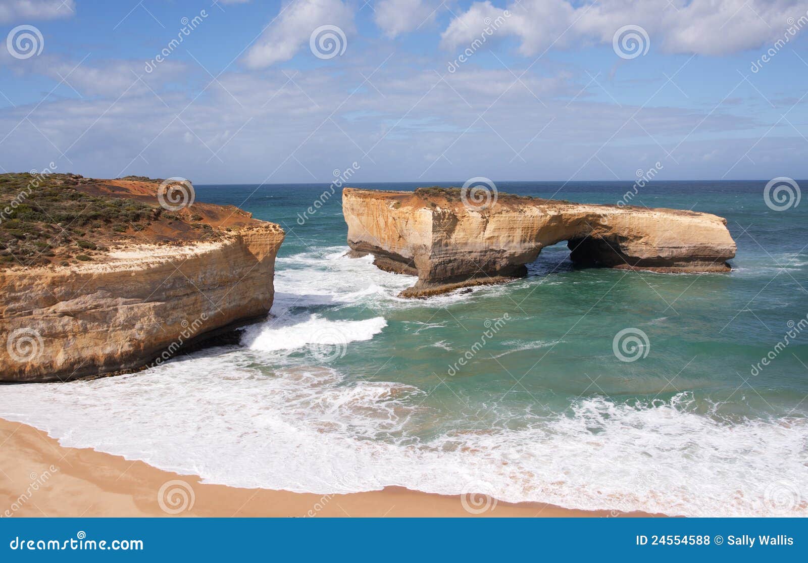 London Bridge, Great Ocean Road Stock Photo - Image of breaking, rocks ...