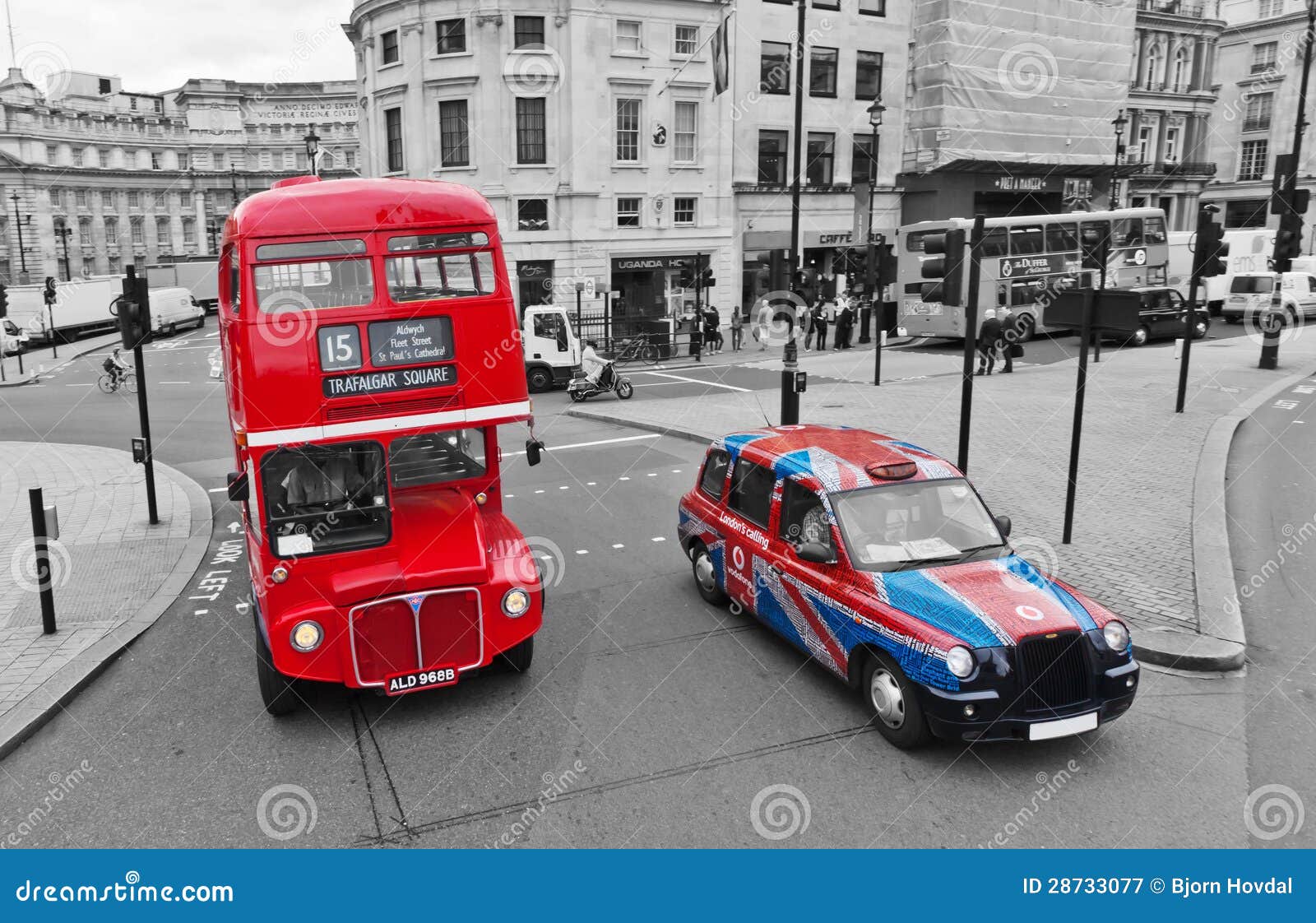 London bus and cab editorial photography. Image of cityscape - 28733077