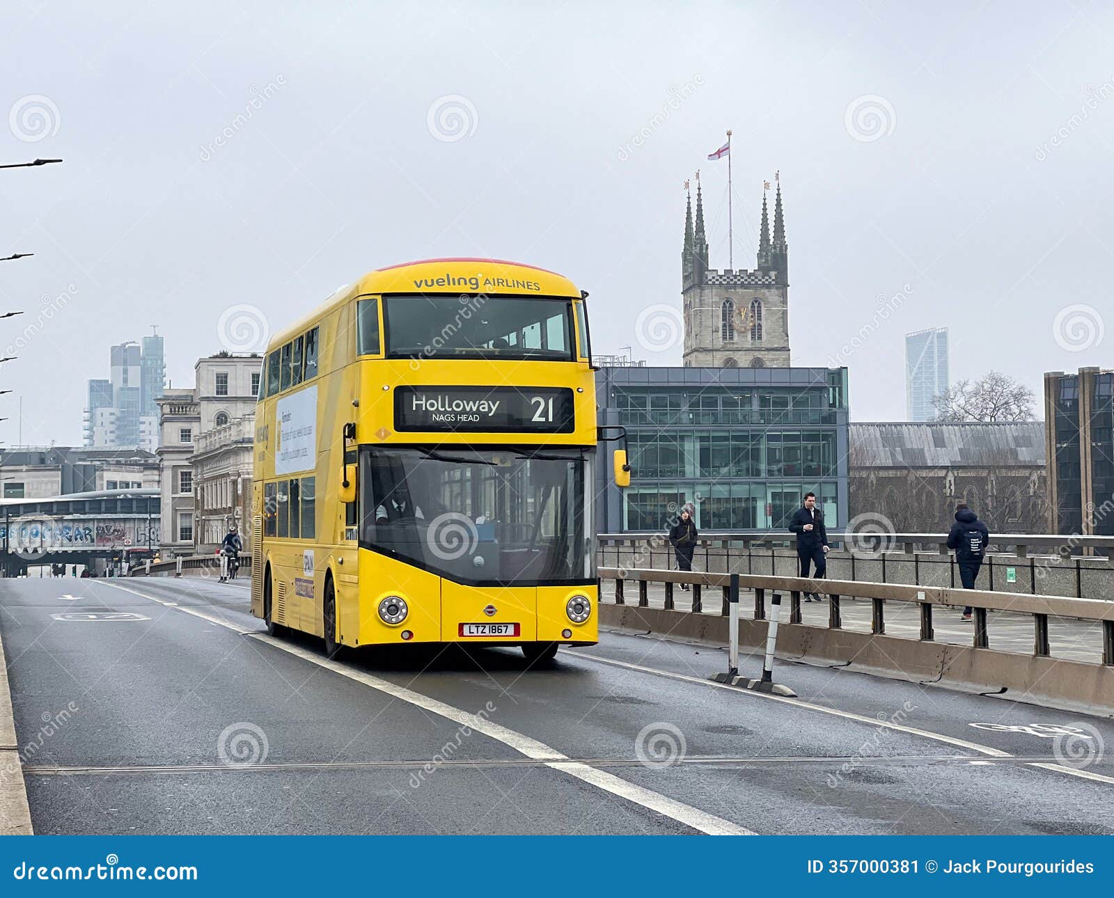 A London Bus Crossing London Bridge Editorial Photo - Image of bridge ...