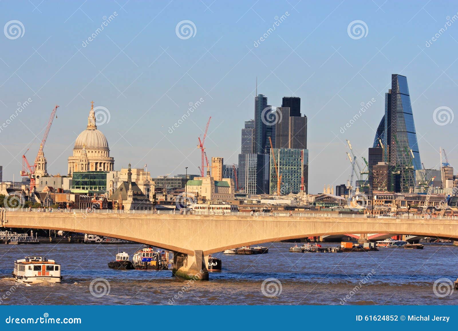 London City - Bridge Over Thames River Editorial Photography - Image of ...