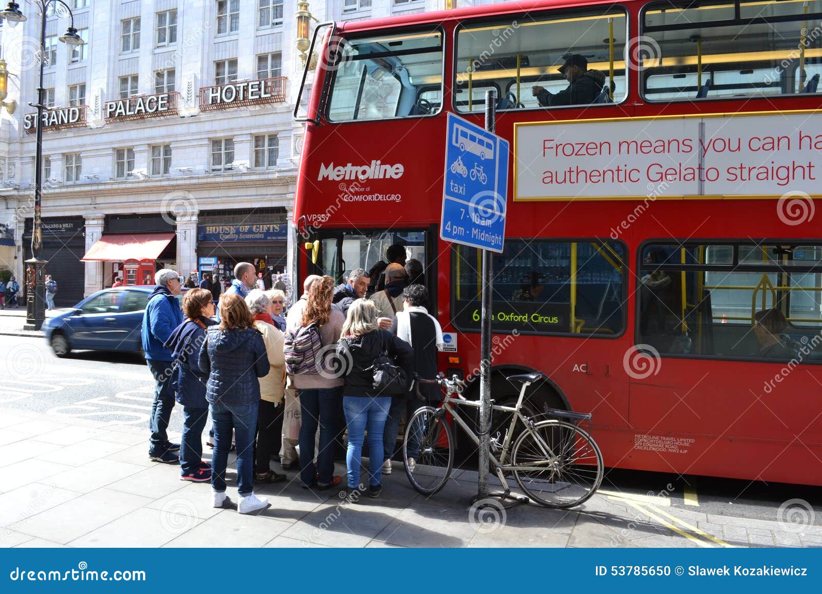 London Commute Public Transport Editorial Image - Image of transport ...