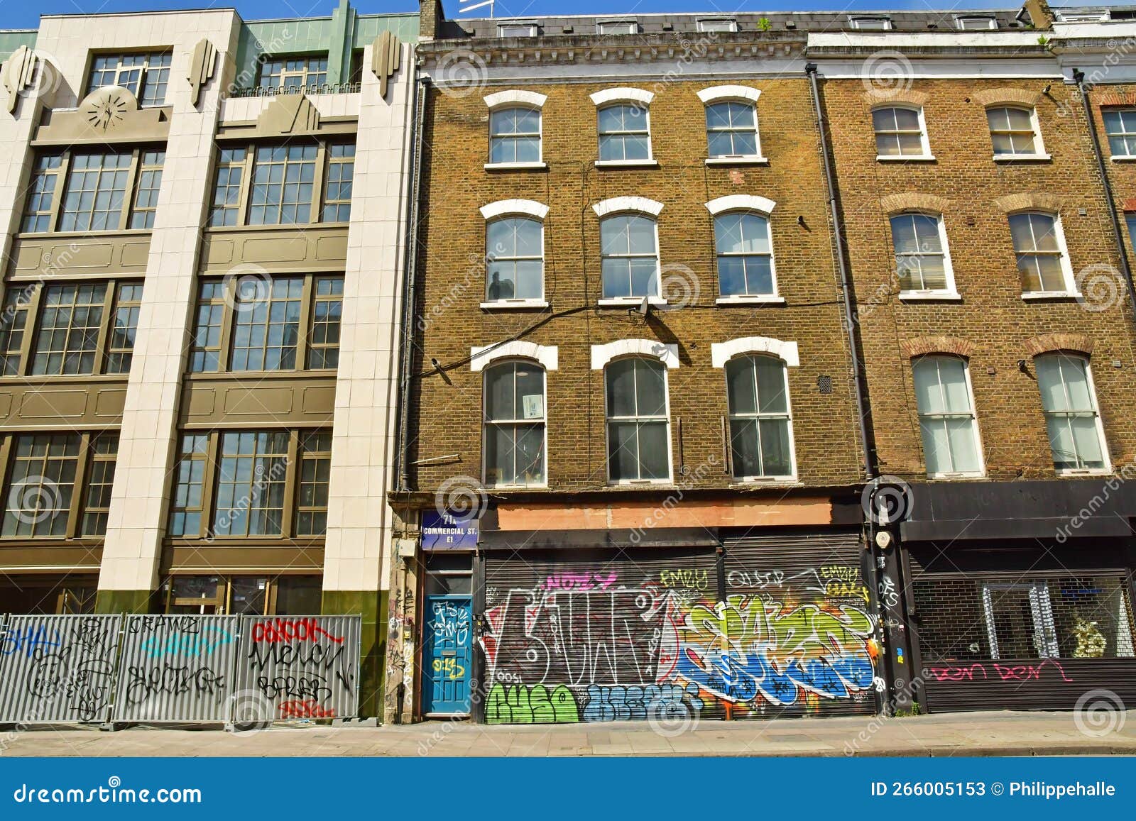 London; England - June 25 2022 : Whitechapel District Editorial Stock ...