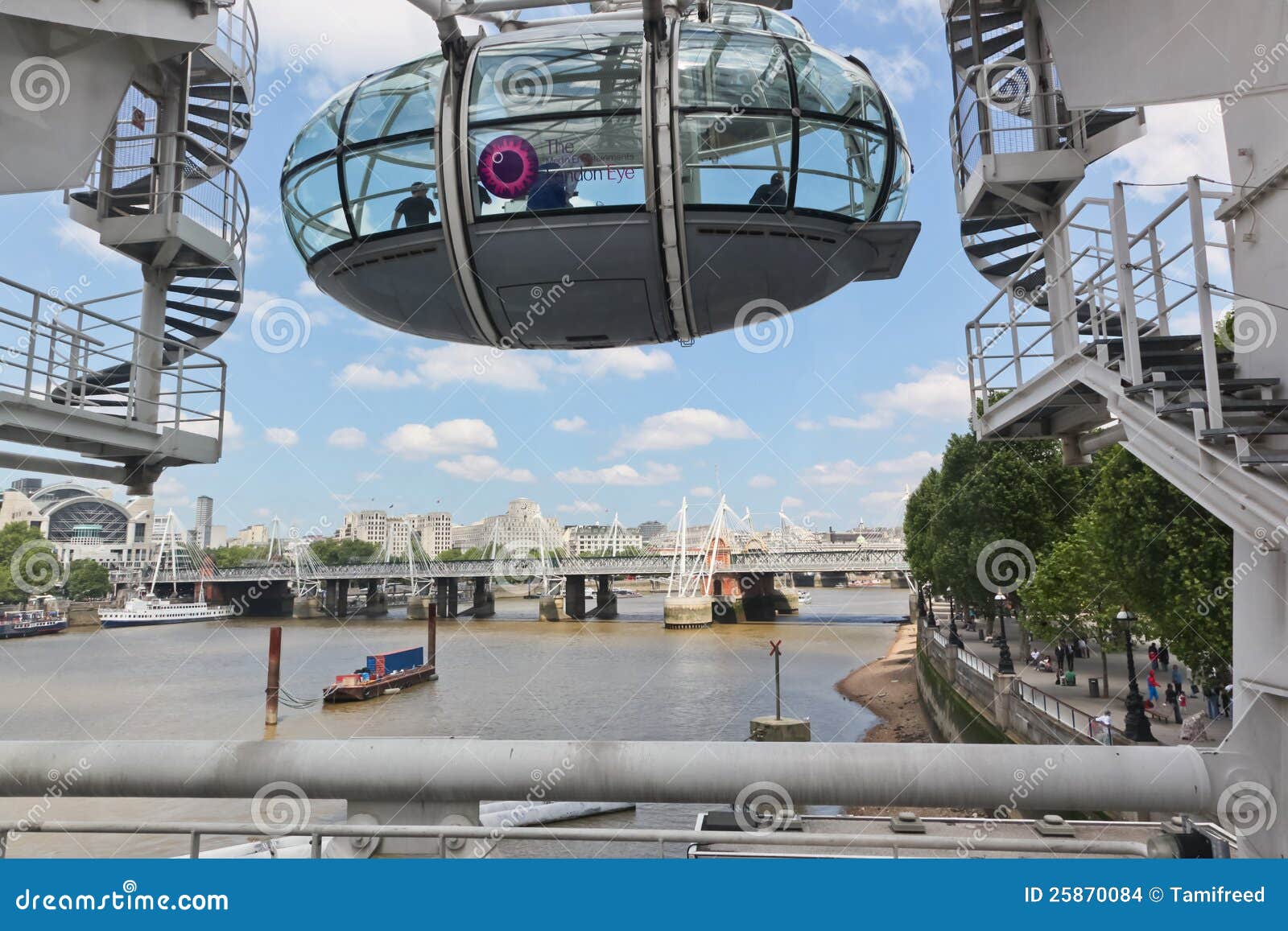 London Eye Pod editorial stock image. Image of london - 25870084
