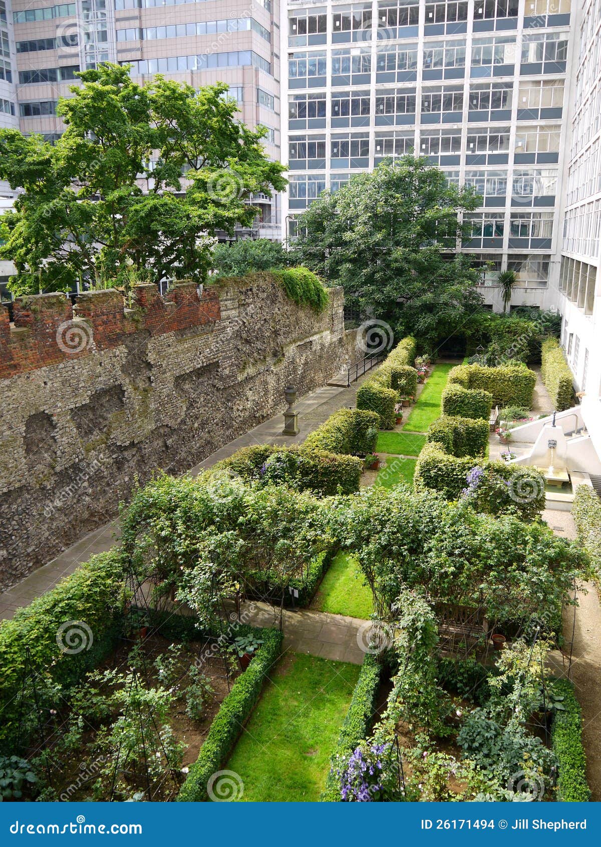 London Landmarks: London Wall Ruins Stock Photo - Image of roman ...