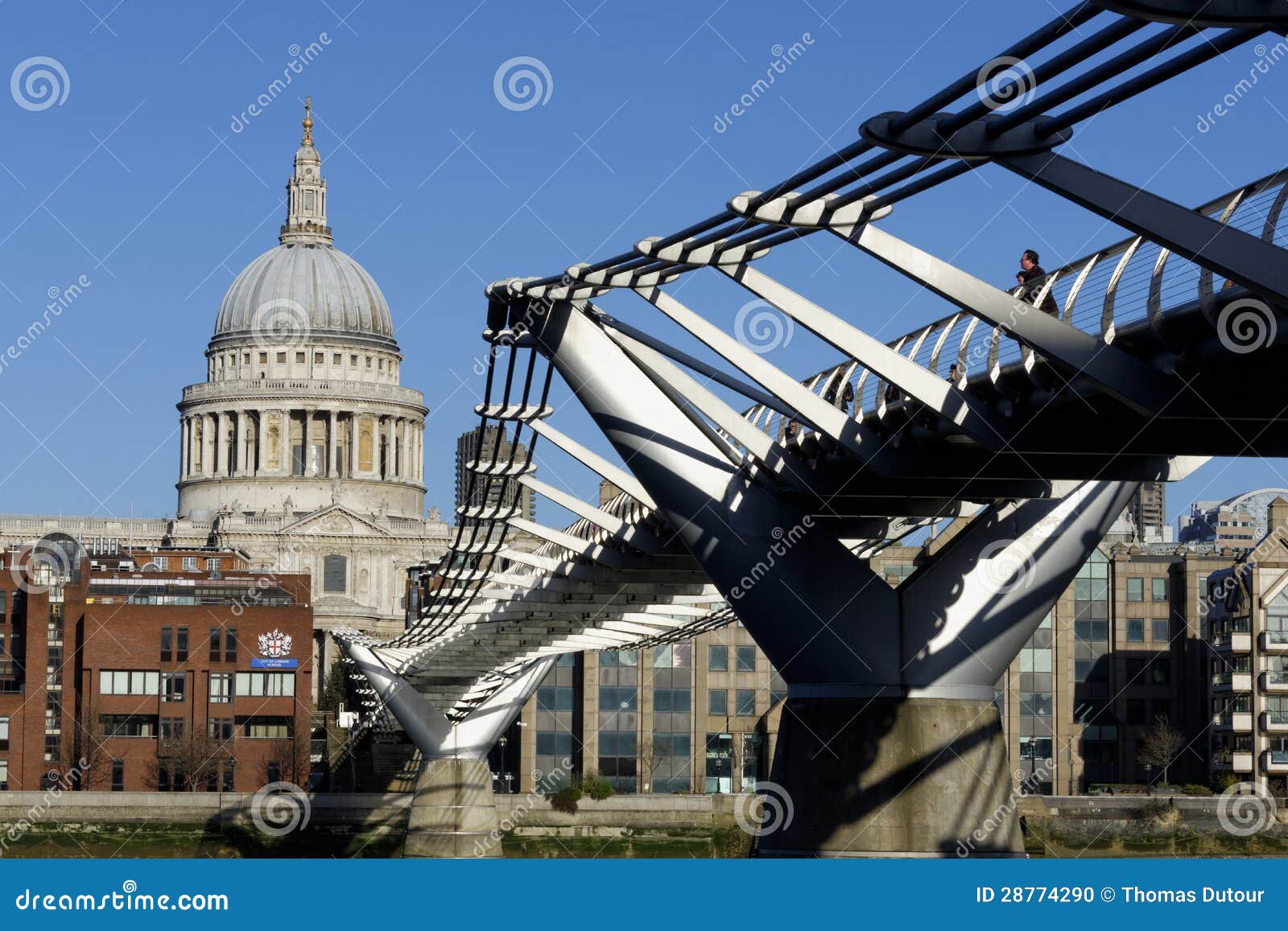 London Millennium Footbridge Editorial Image - Image of england, dome ...