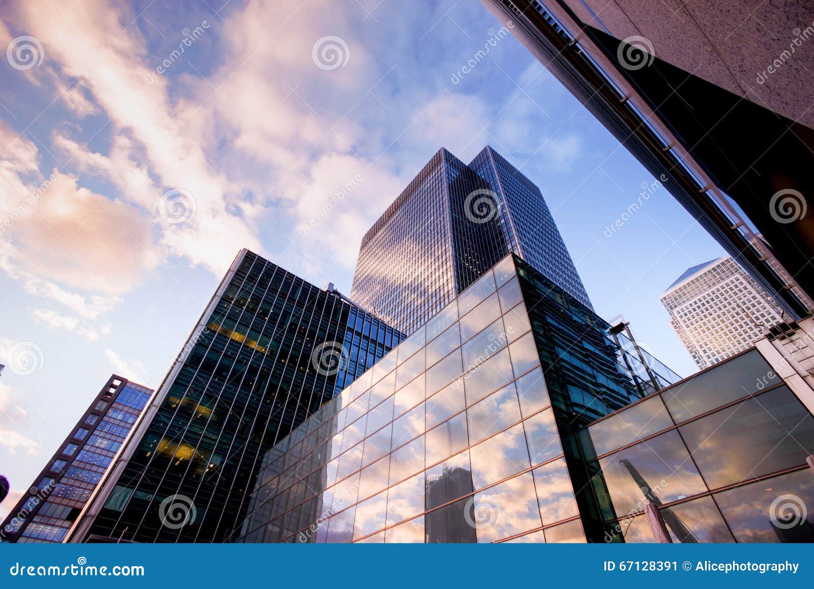 London Office Skyscrapper Building Stock Image - Image of scene, light ...