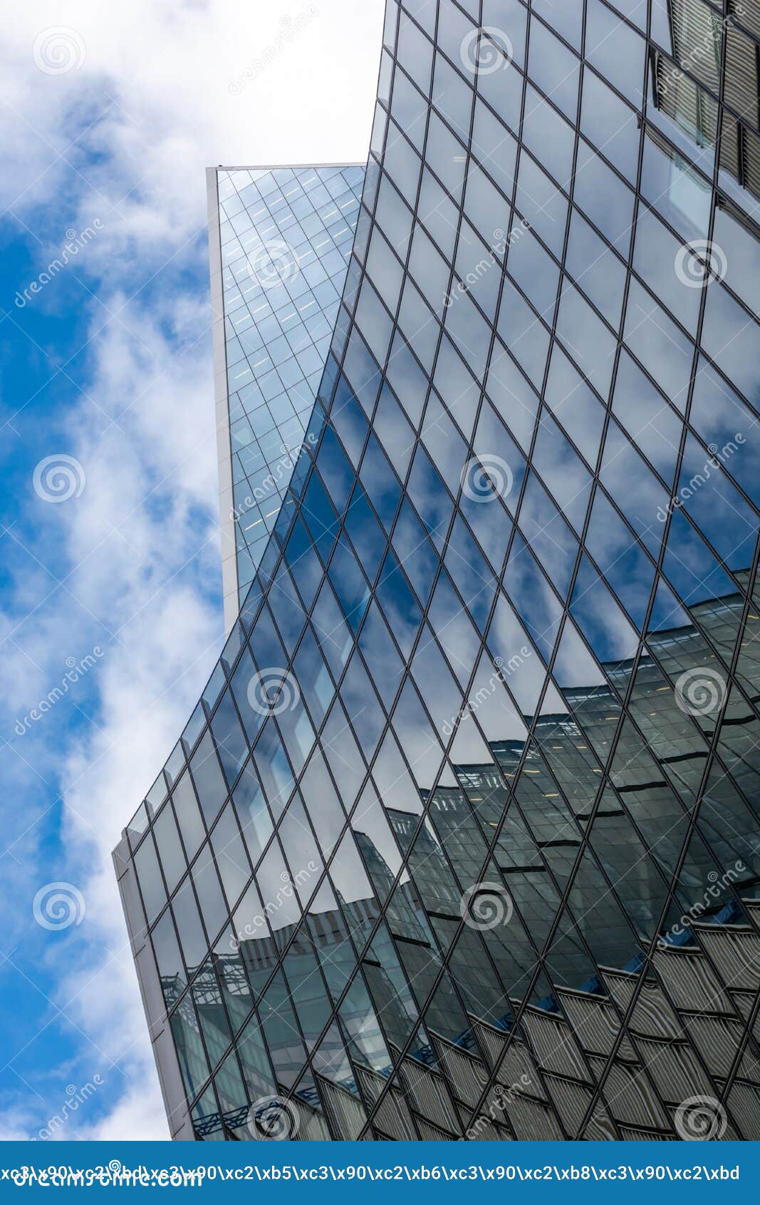 London, Reflection of Clouds in the Windows of Modern Buildings Stock ...